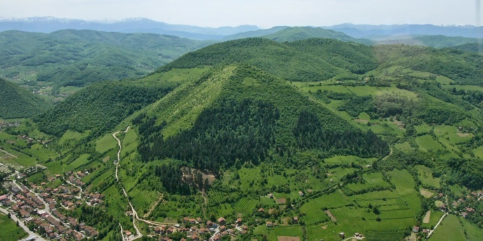 BOSANSKA DOLINA PIRAMIDA 2 dan - PIRAMIDA SUNCA I MJESECA, TUMULUS